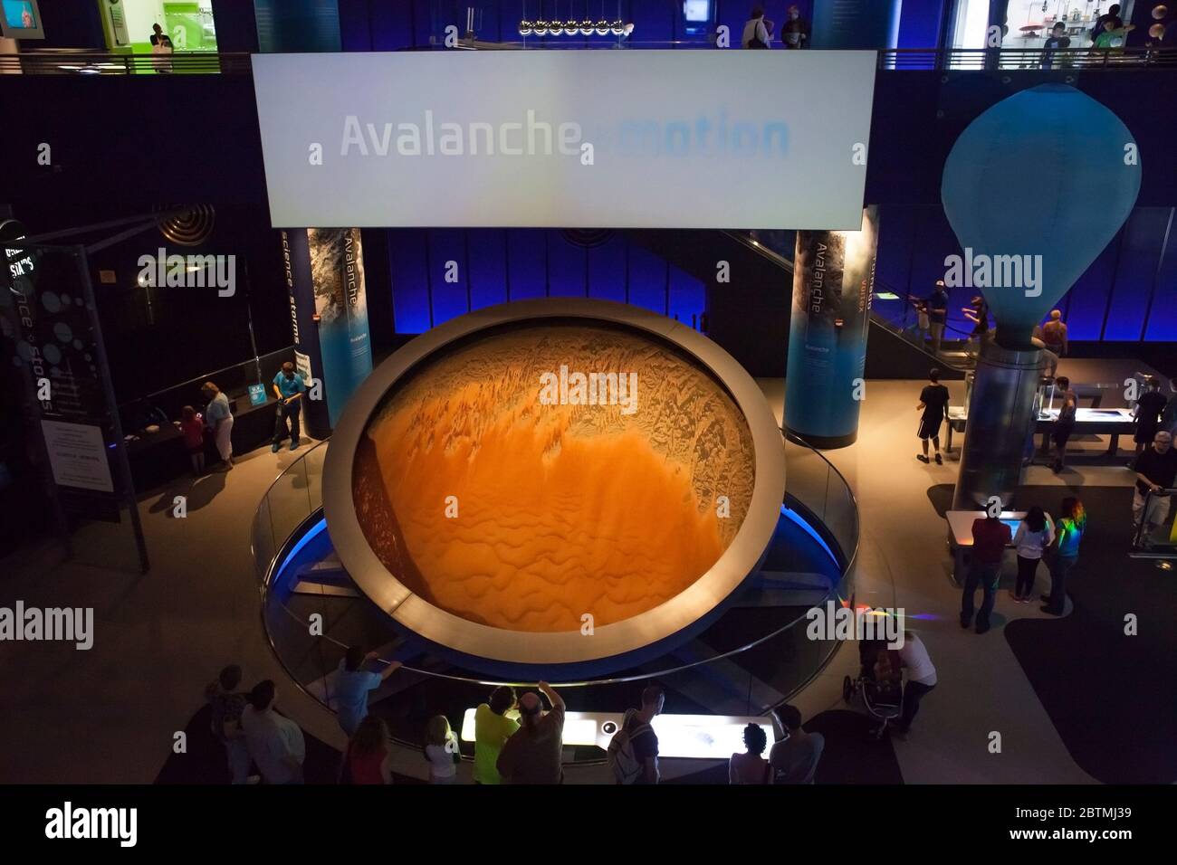 Avalanche Disk, to experiment with friction, gravity and motion, main ...