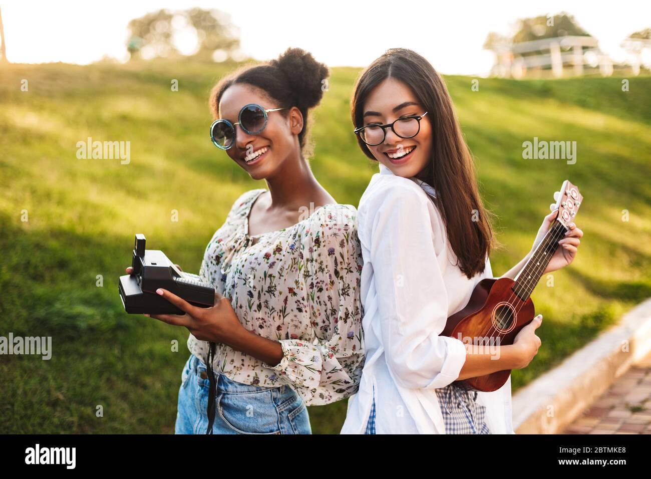 Girls together polaroid hi-res stock photography and images - Alamy
