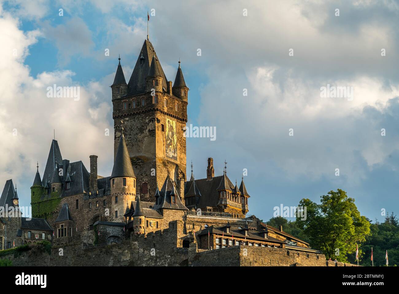 Die Reichsburg in Cochem, Rheinland-Pfalz, Deutschland | Cochem ...