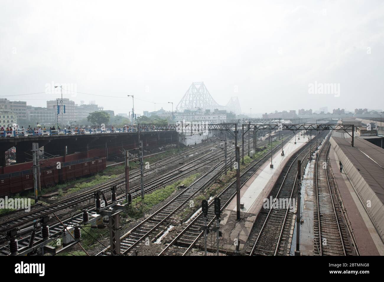 Howrah junction railway station hi-res stock photography and images - Alamy