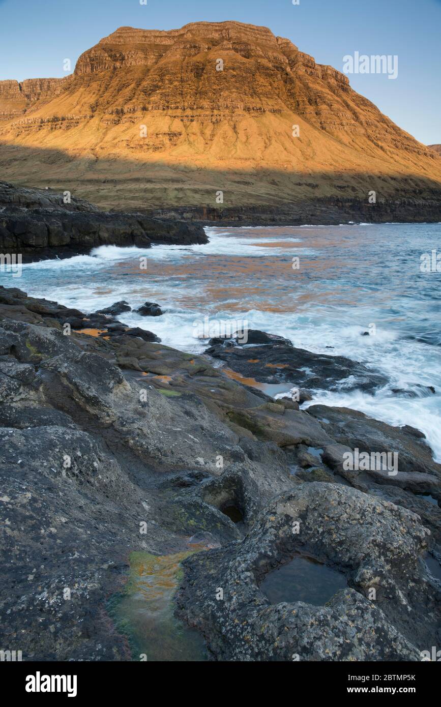 Classic Faroe Islands scenery with towering cliffs, Islands, mountains ...