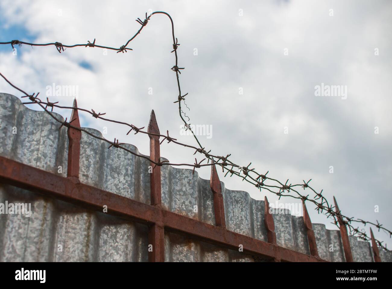 Picket wire hi-res stock photography and images - Alamy