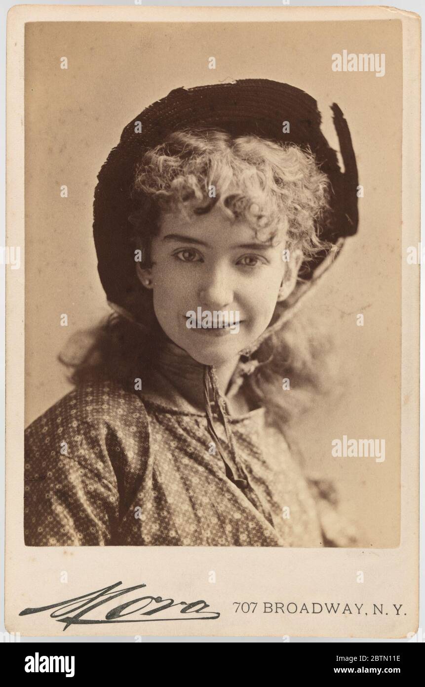 Leading actress hi-res stock photography and images - Alamy