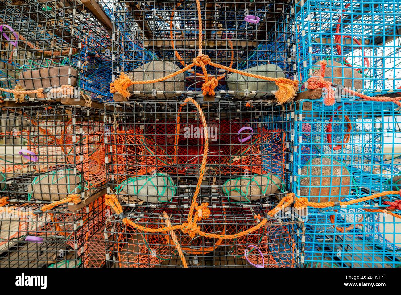 Rock fish trap hi-res stock photography and images - Alamy