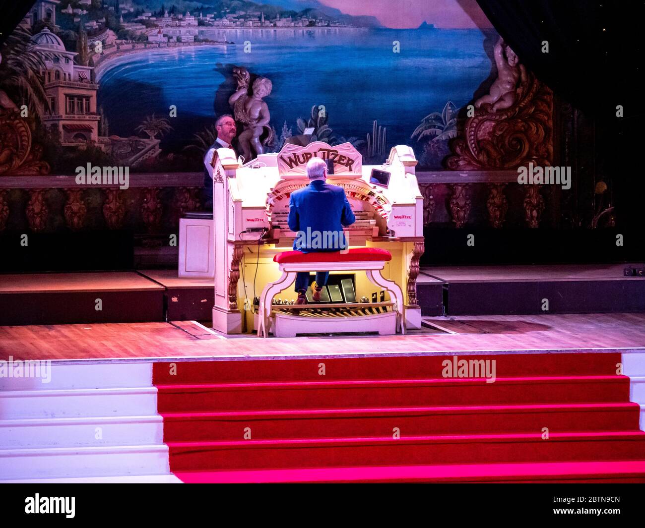 Organ being played at blackpool ballroom hi-res stock photography and ...
