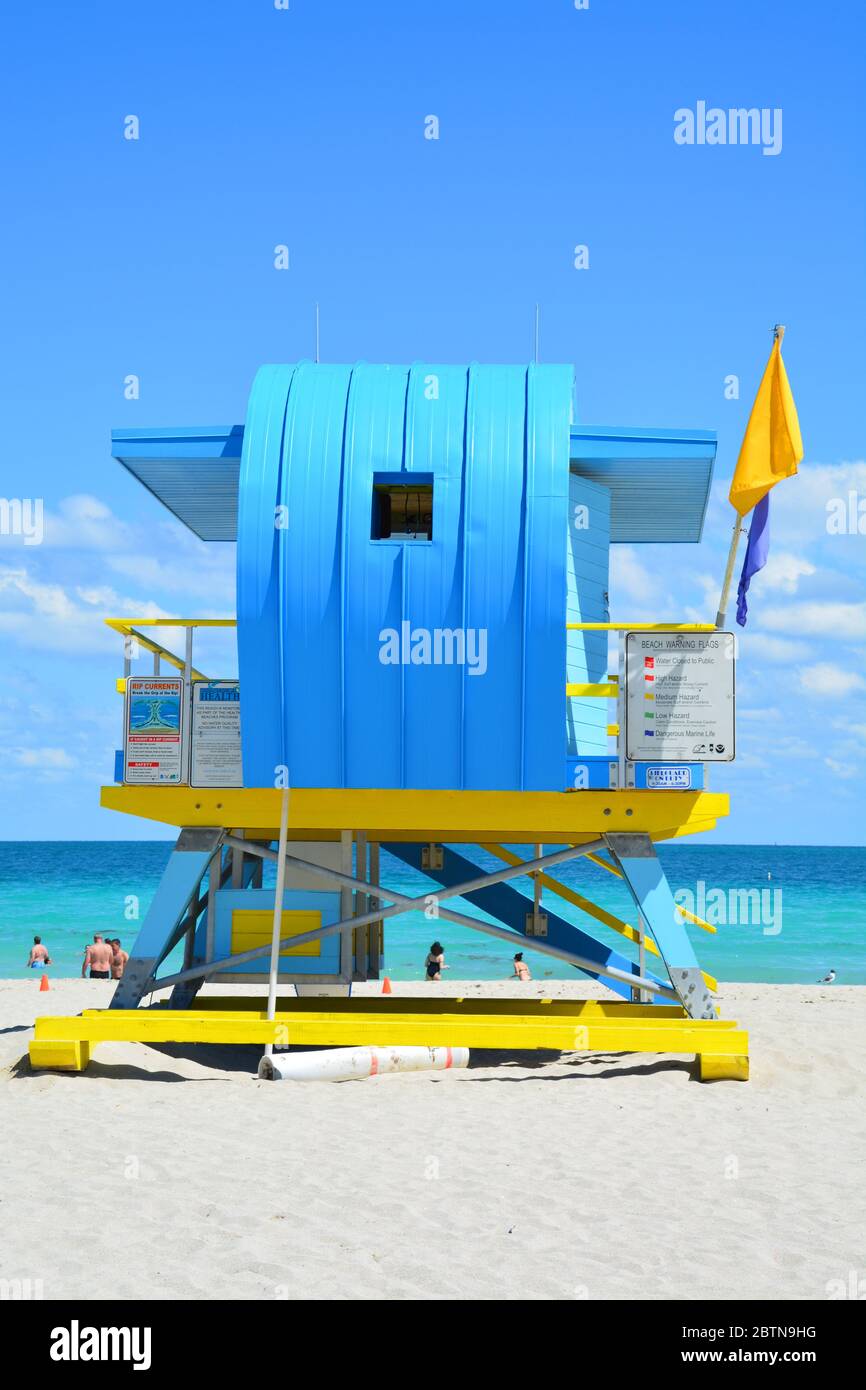 MIAMI BEACH, USA - MARCH 18, 2017 : The blue lifeguard tower in South ...