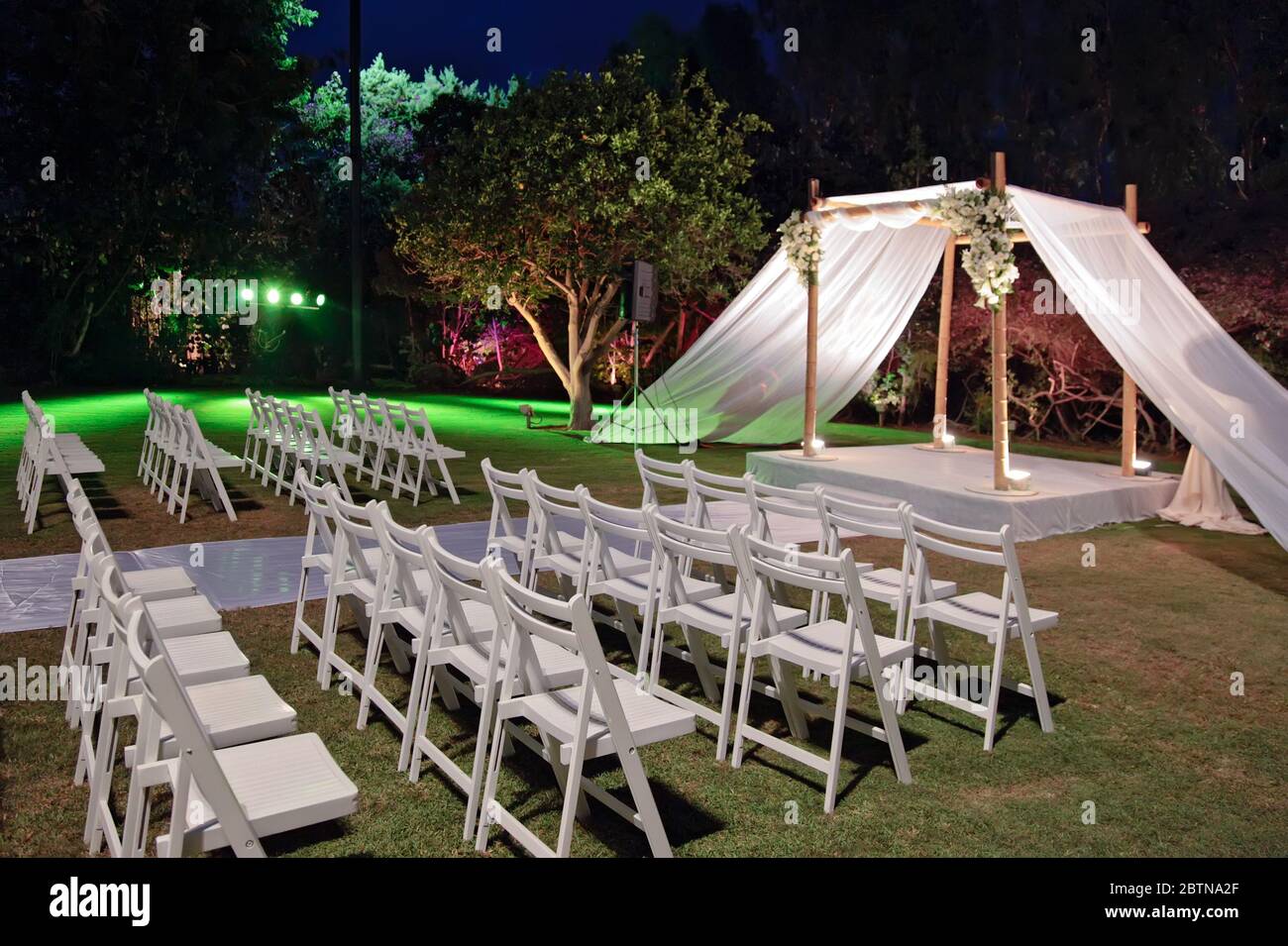 Jewish wedding chuppah canopy hi-res stock photography and images - Alamy