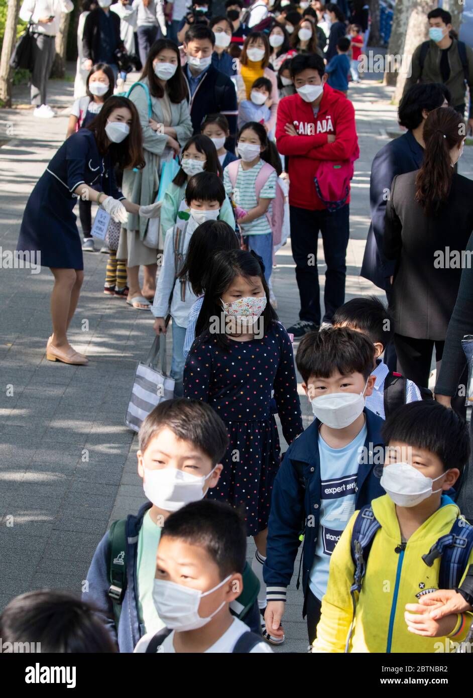 Seoul, South Korea. 27th May, 2020. Students return for classes at ...