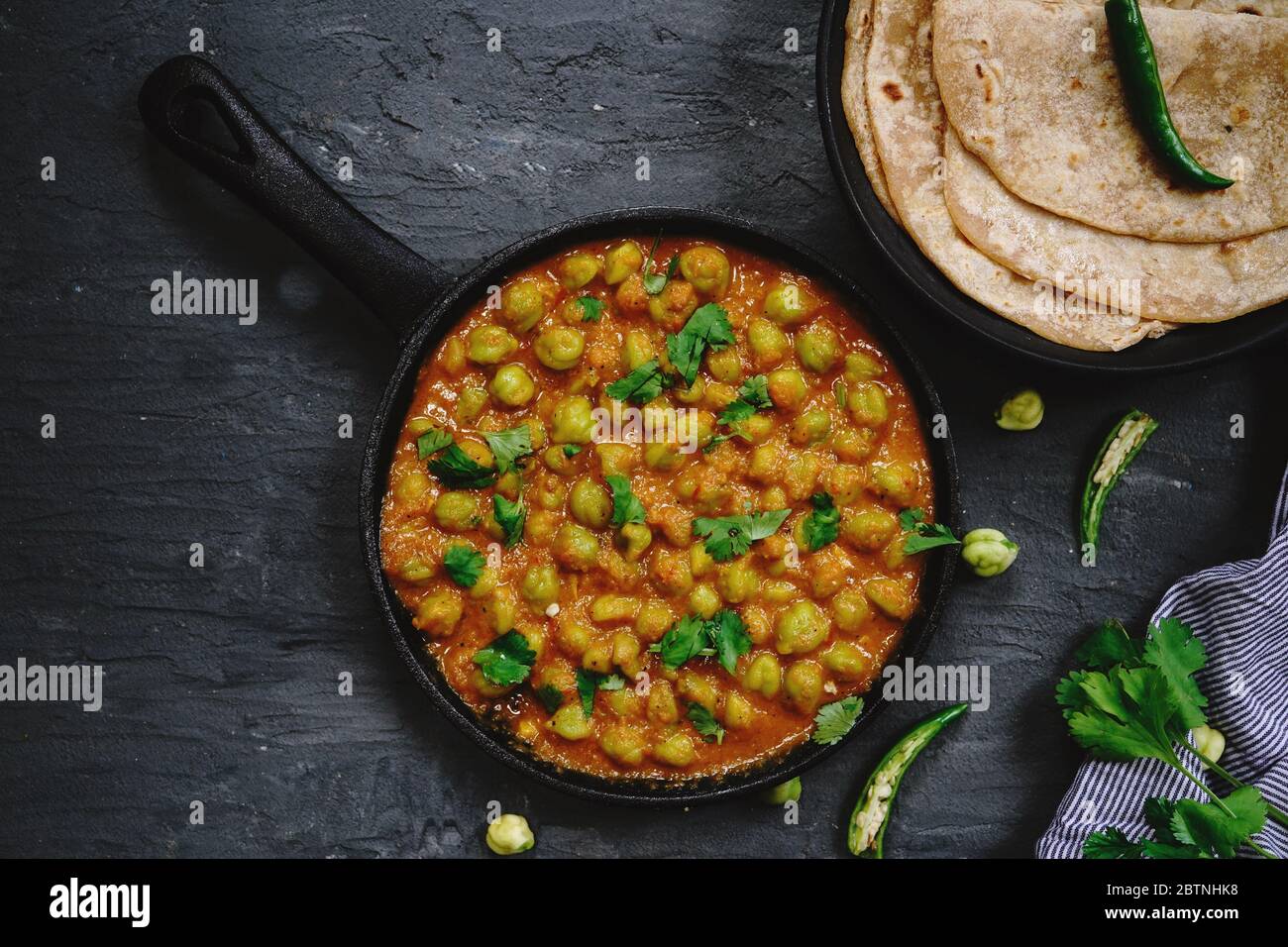 Green Chana Masala with Roti/ Hare channe ki sabzi Stock Photo - Alamy