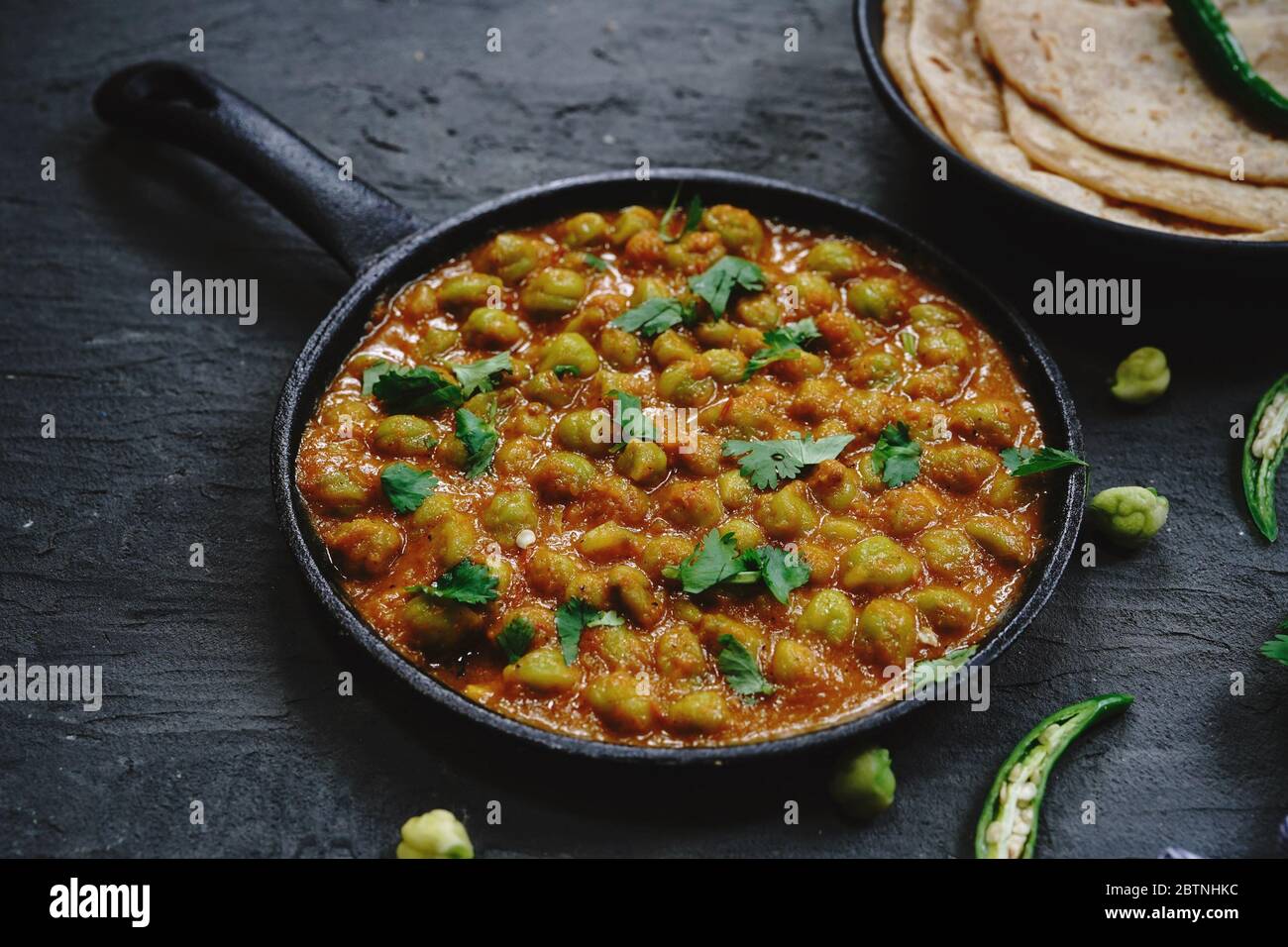 Green Chana Masala with Roti/ Hare channe ki sabzi Stock Photo - Alamy