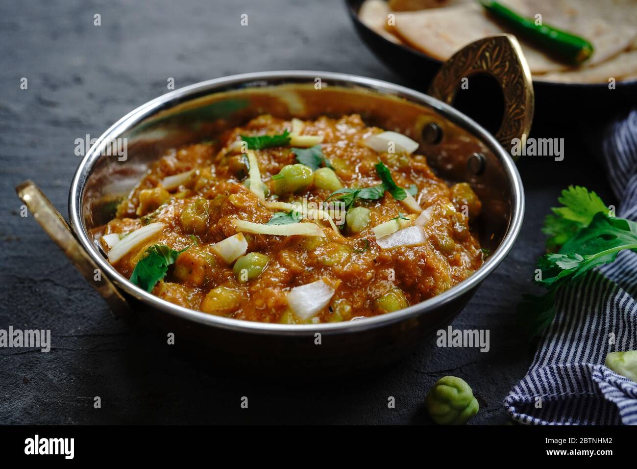 Green Chana Masala with Roti/ Hare channe ki sabzi Stock Photo - Alamy