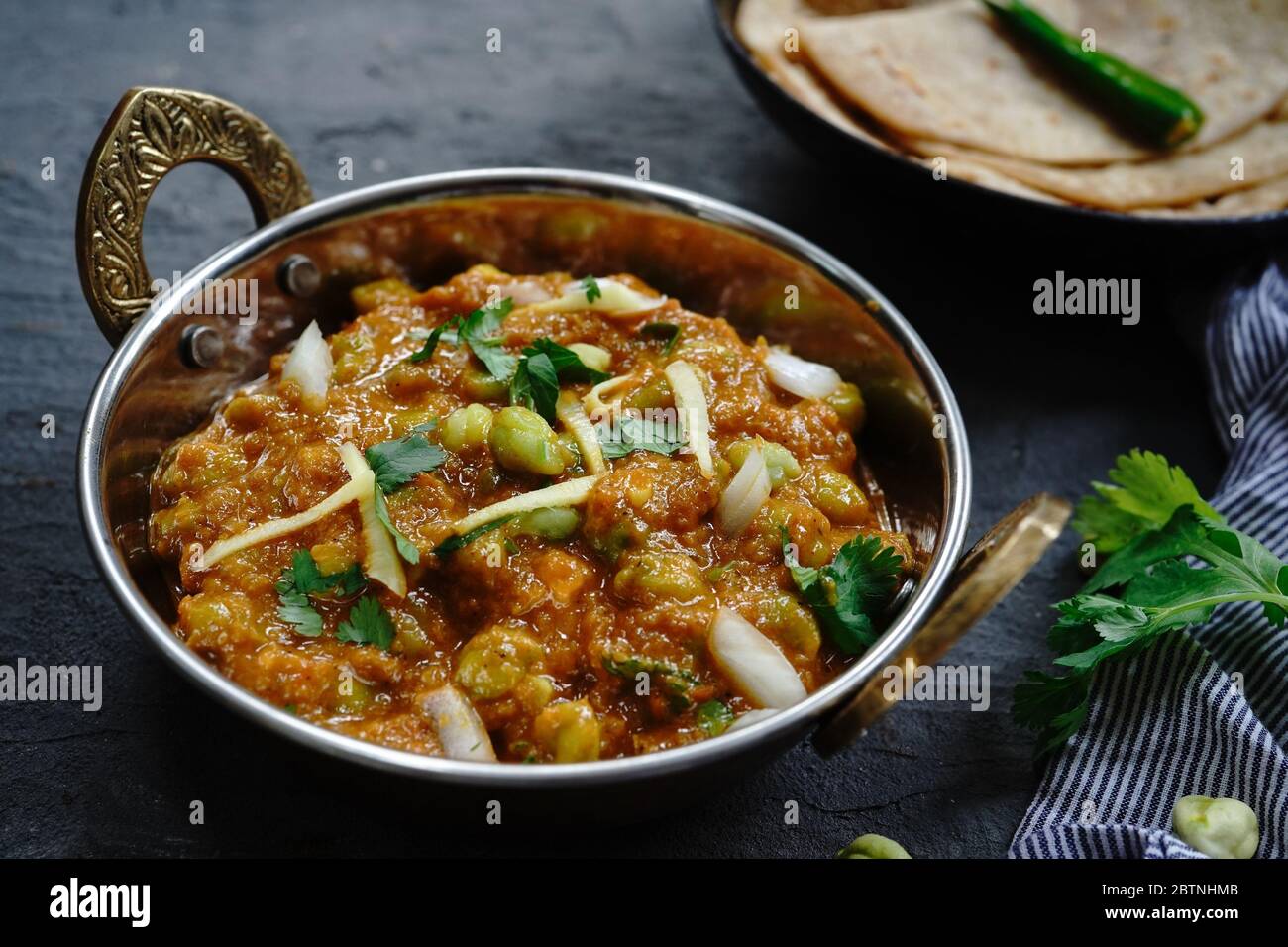 Green Chana Masala with Roti/ Hare channe ki sabzi Stock Photo - Alamy