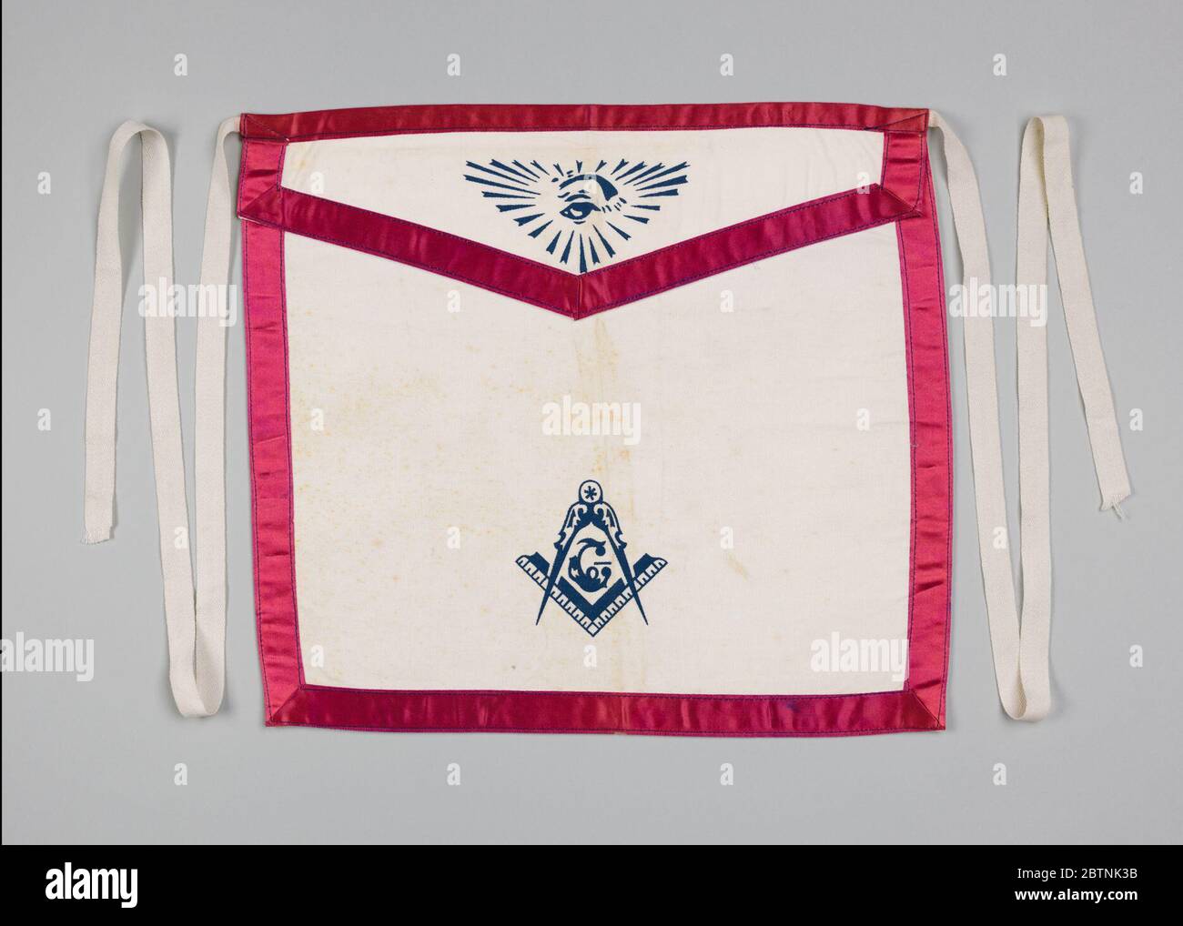 Masonic apron hi-res stock photography and images - Alamy