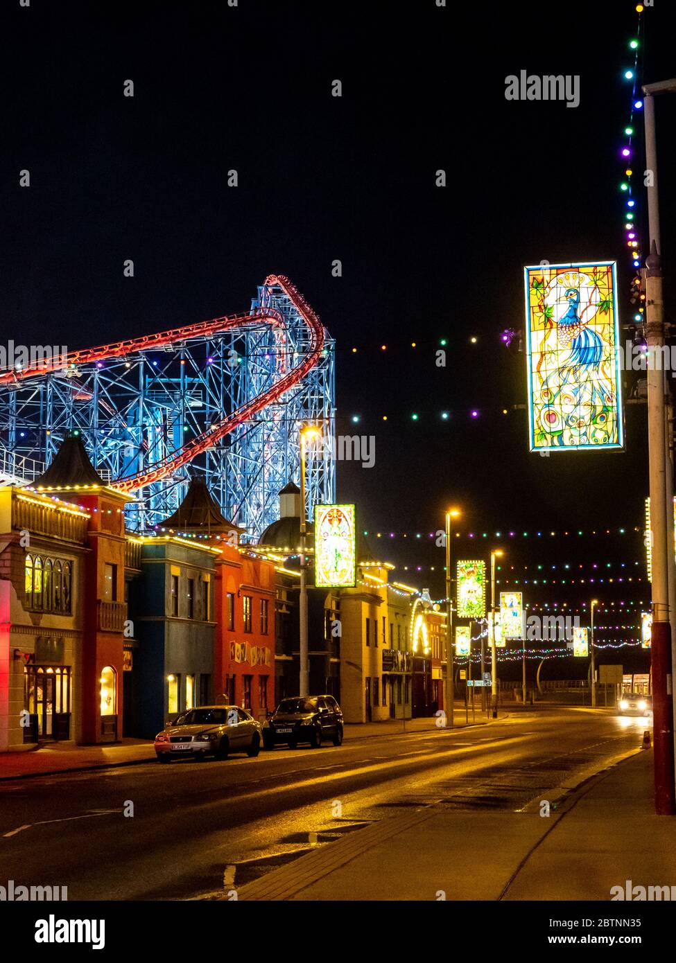 Pleasure beach blackpool night hi-res stock photography and images - Alamy