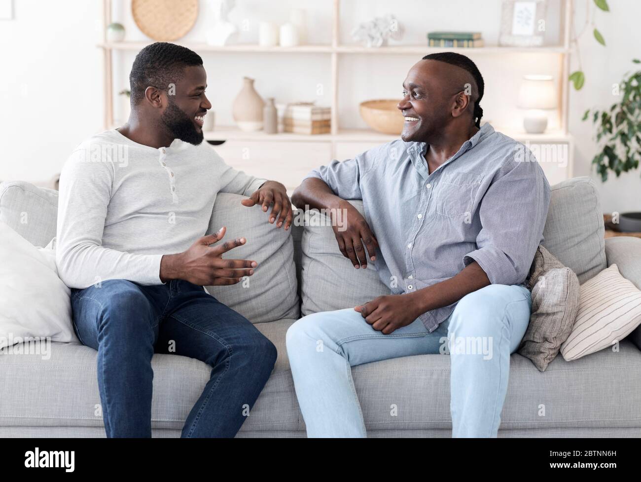 Father and son talking together hi-res stock photography and images - Alamy
