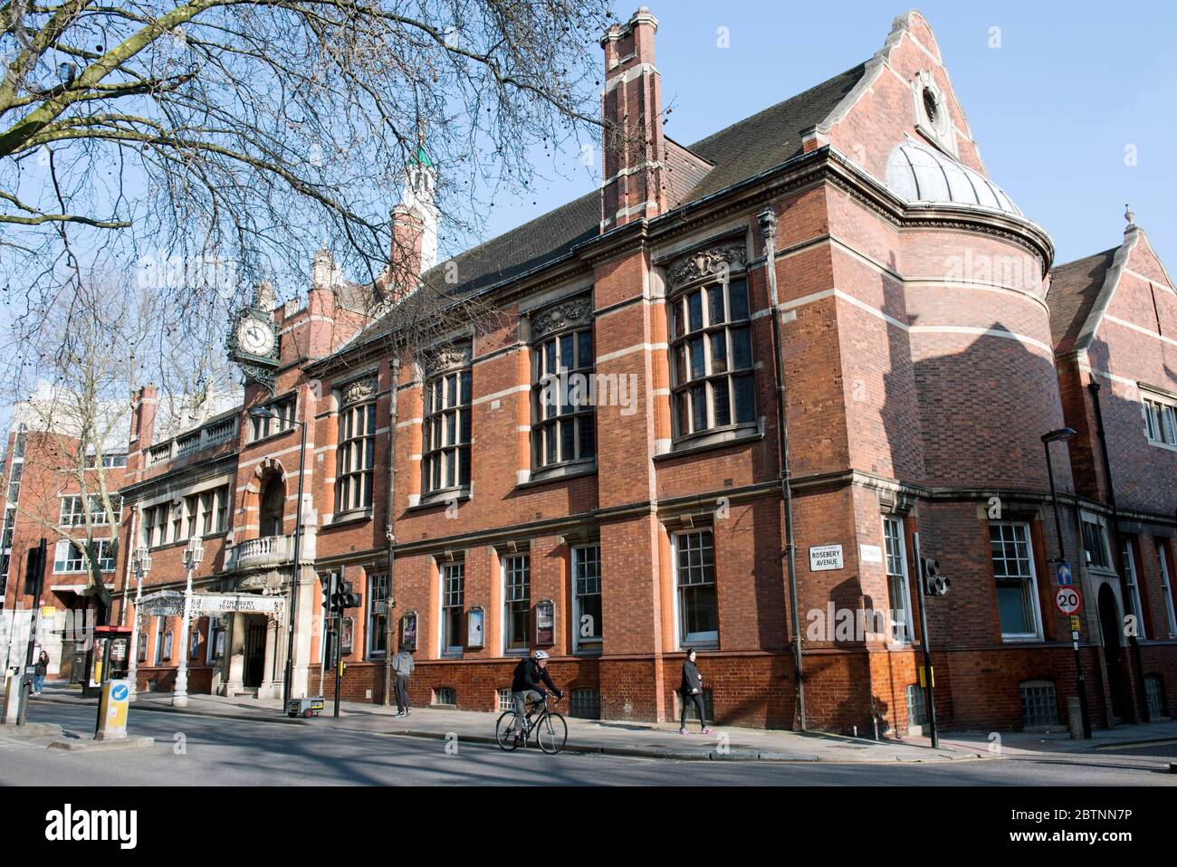 The old Finsbury Town Hall now The Urdang Academy, Roseberry Avenue ...