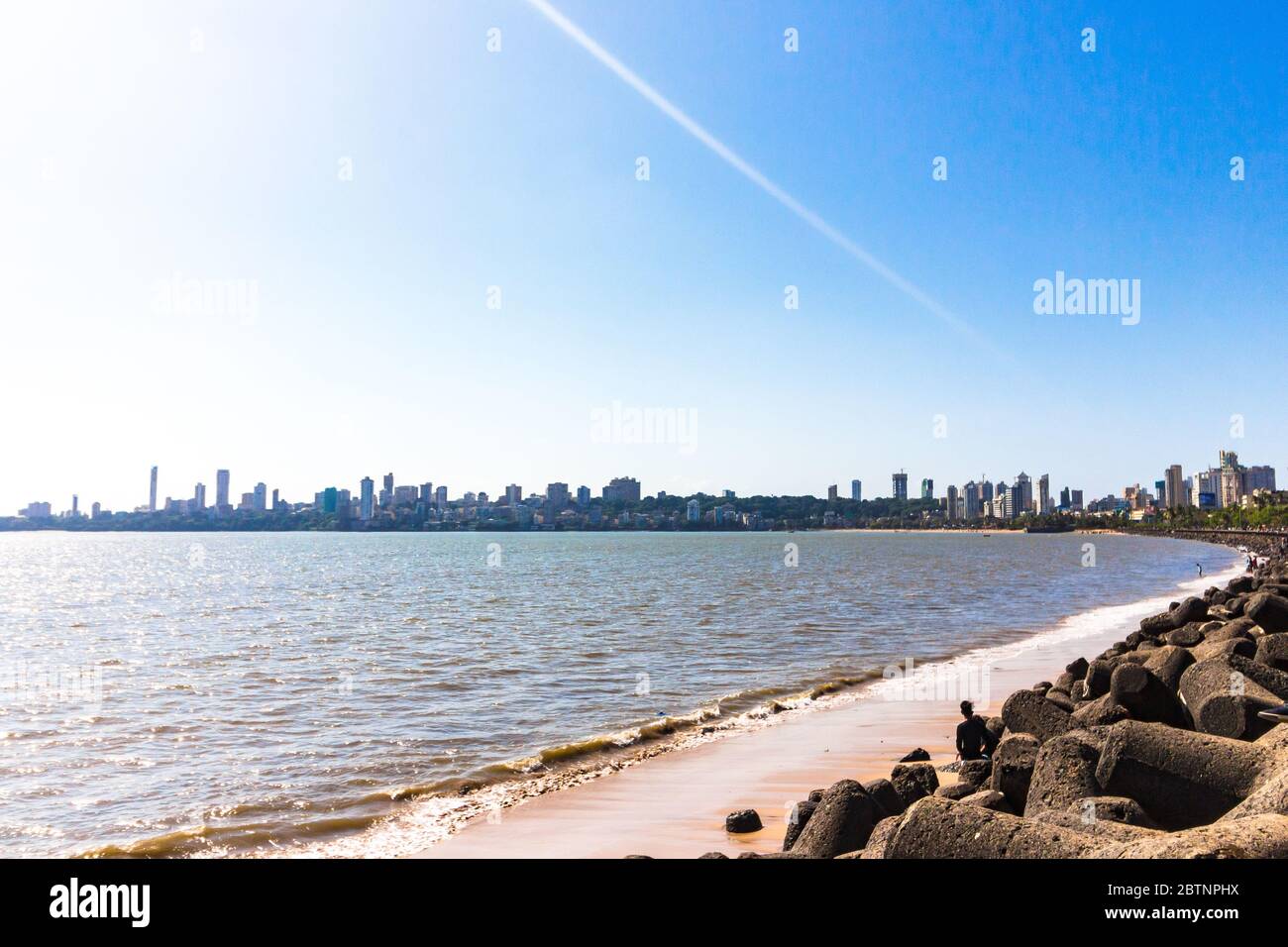 Marine Drive, Mumbai in the broad daylight is still looks as gorgeous ...