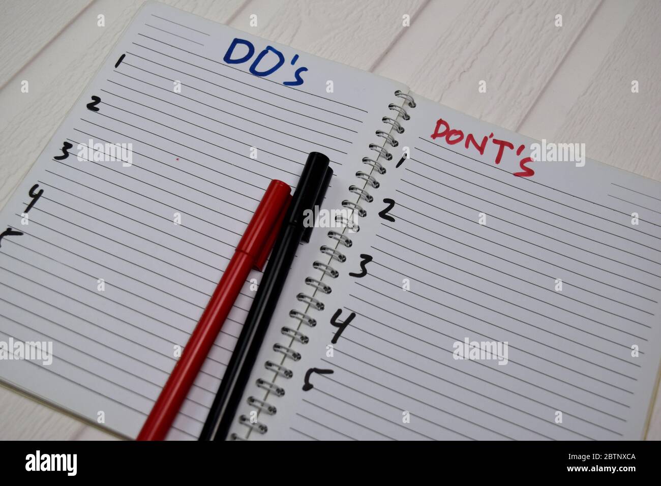 Dos donts red hi-res stock photography and images - Alamy