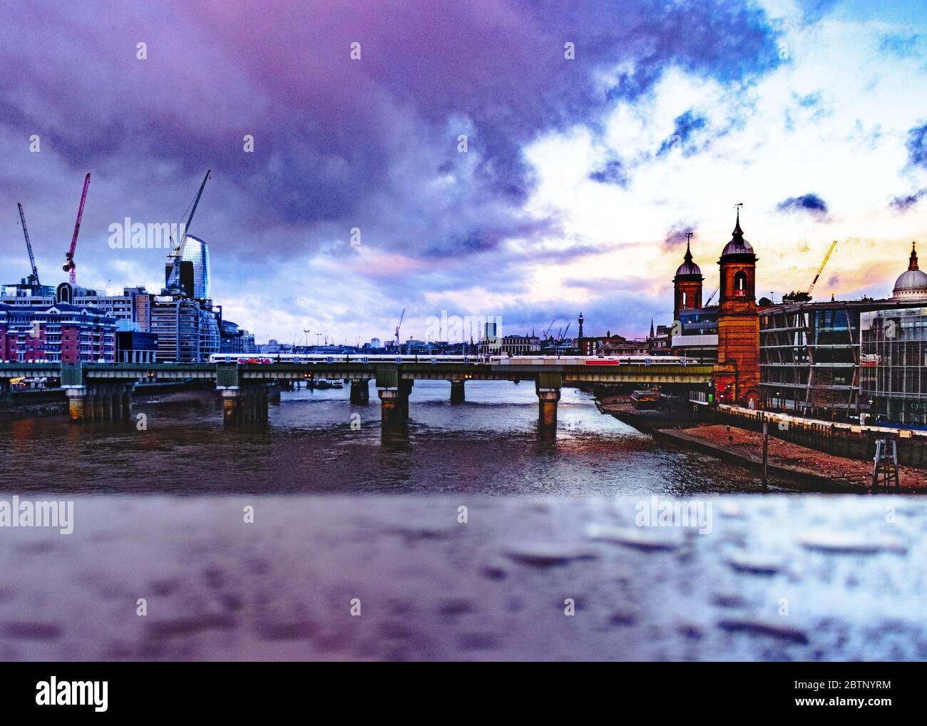 London Landmarks on a cold wet morning in Jan Stock Photo - Alamy