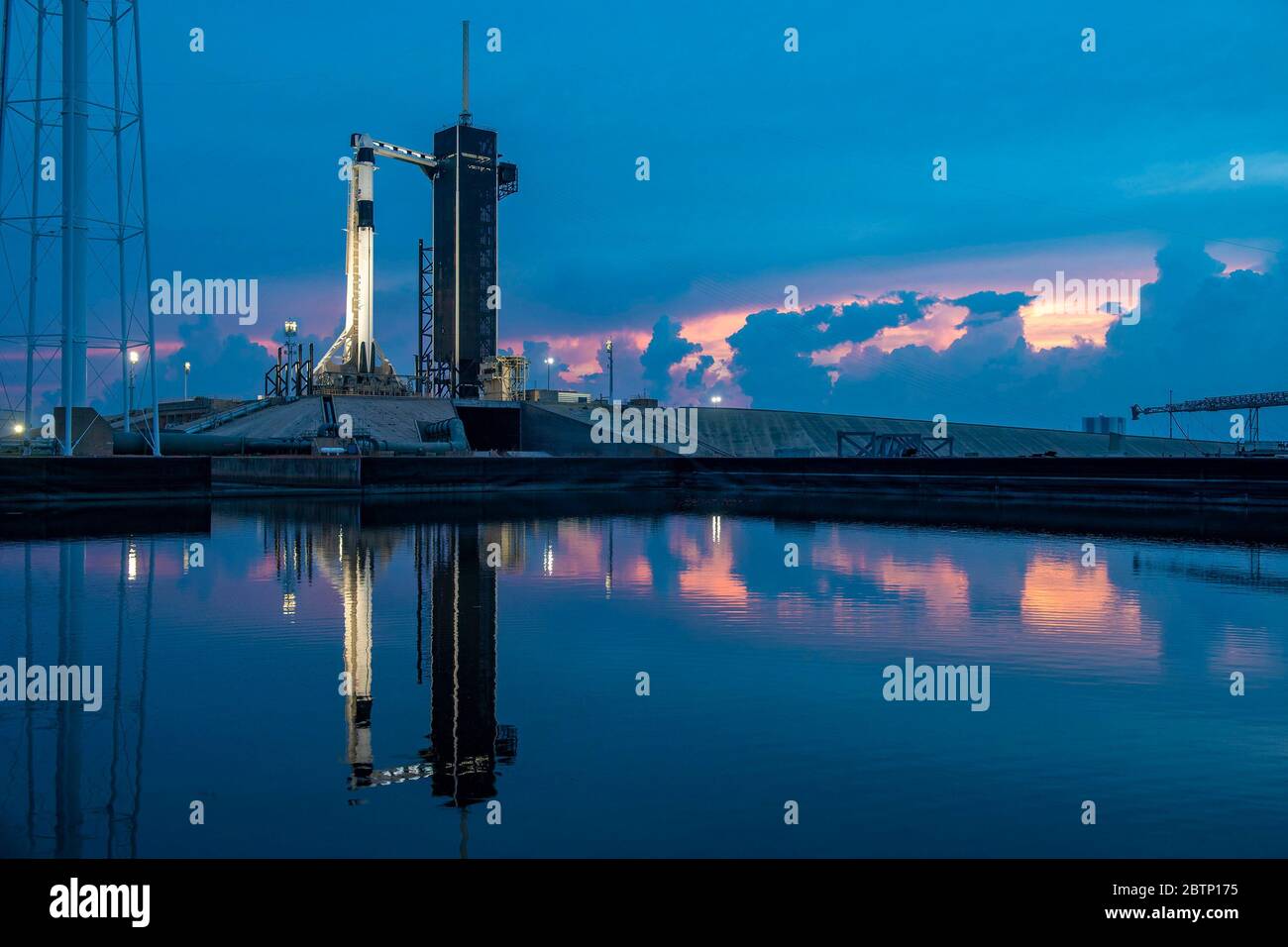 Spacex Rocket Inside High Resolution Stock Photography and Images - Alamy