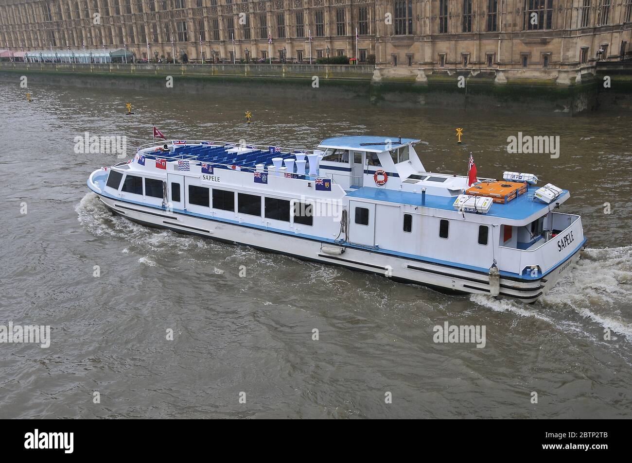 The Thames Diamond Jubilee Pageant was a parade on 3 June of 670 boats ...