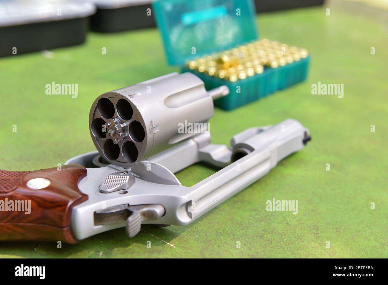 Electronic shooting range hi-res stock photography and images - Alamy