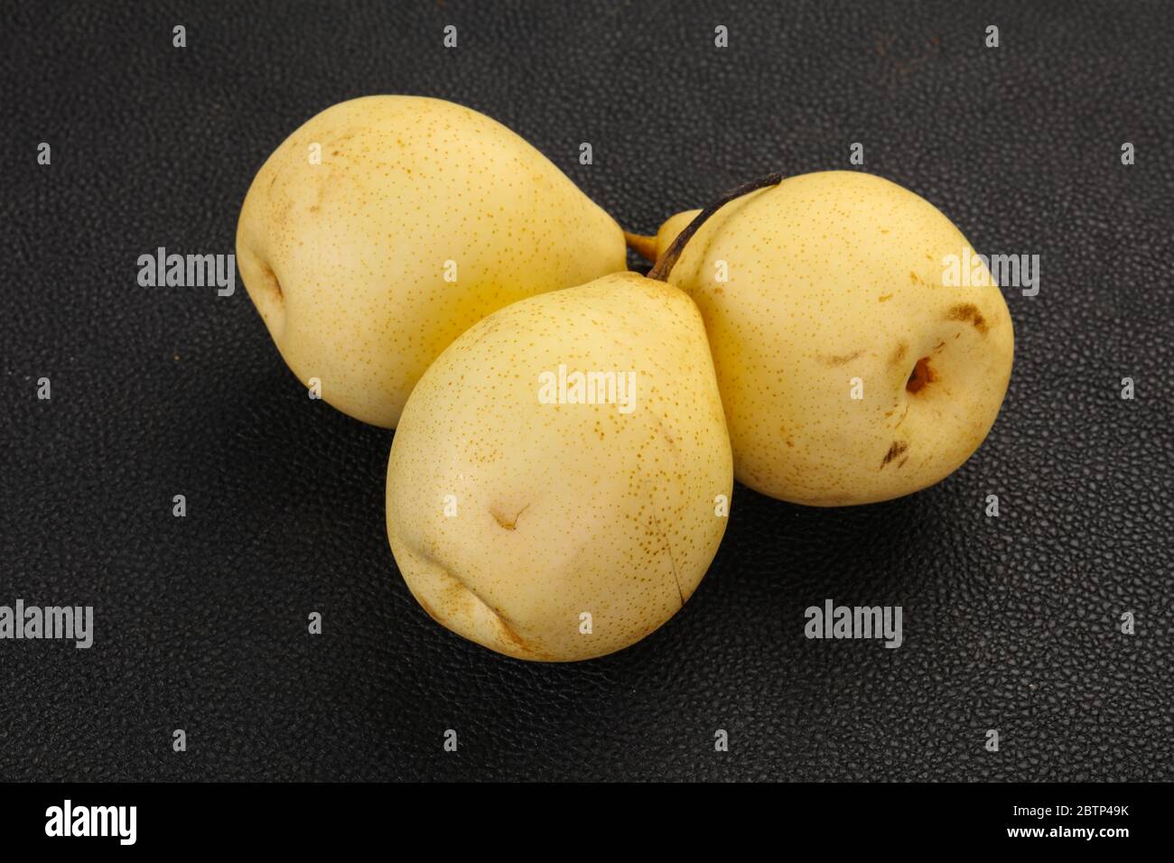 Juicy ripe yellow Chinese pear Stock Photo - Alamy