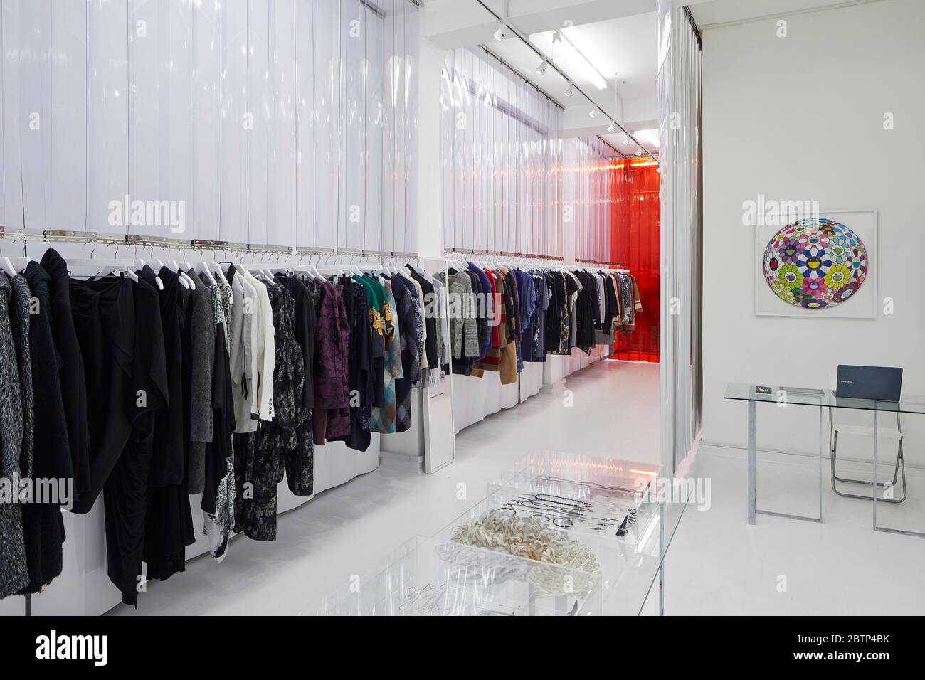 Changing rooms shop hi-res stock photography and images - Alamy