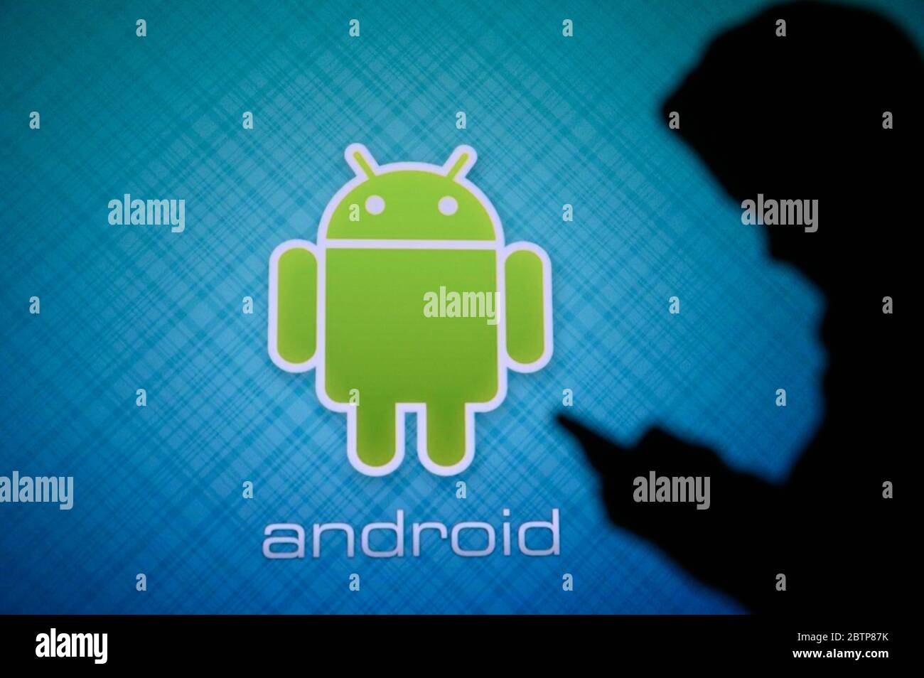 Mobile operating system hi-res stock photography and images - Alamy