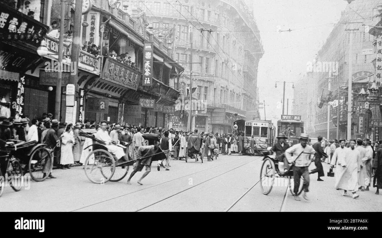1920s street scene in shanghai Black and White Stock Photos & Images ...