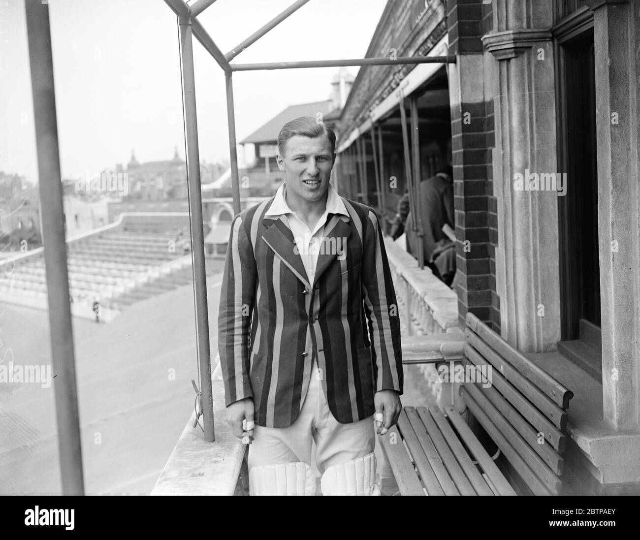 Oxford University cricketer' s . E T Benson ( wicket keeper ) . June ...