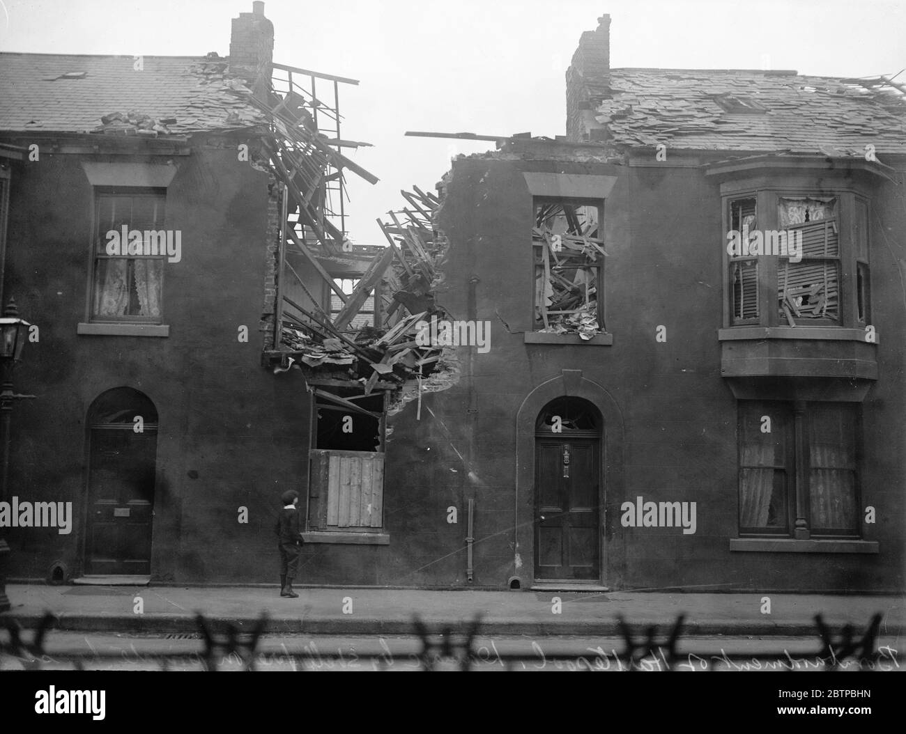 Air raid damage hi-res stock photography and images - Alamy
