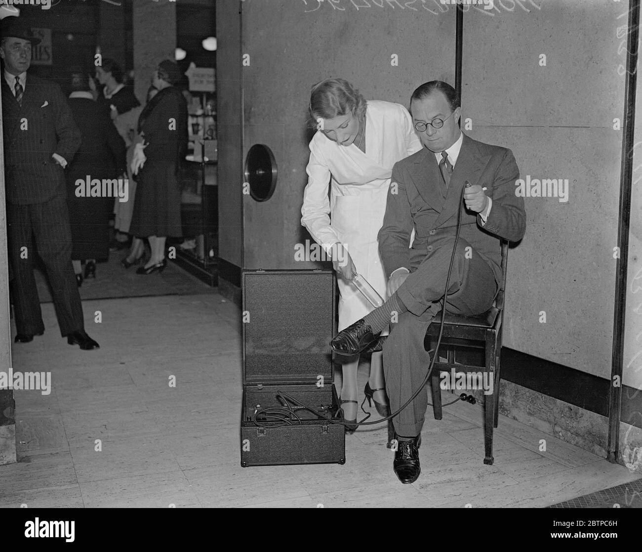 Leslie lincoln henson hi-res stock photography and images - Alamy