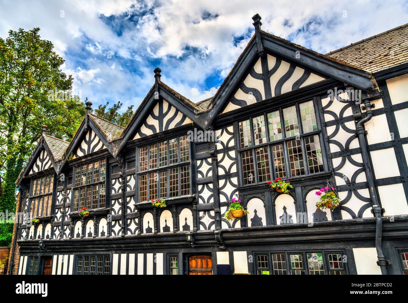 Traditional Tudor English style house in Chester, England Stock Photo ...
