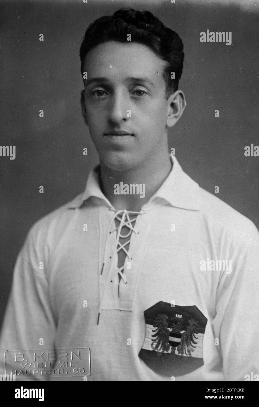 Historical football fullback hi-res stock photography and images - Alamy