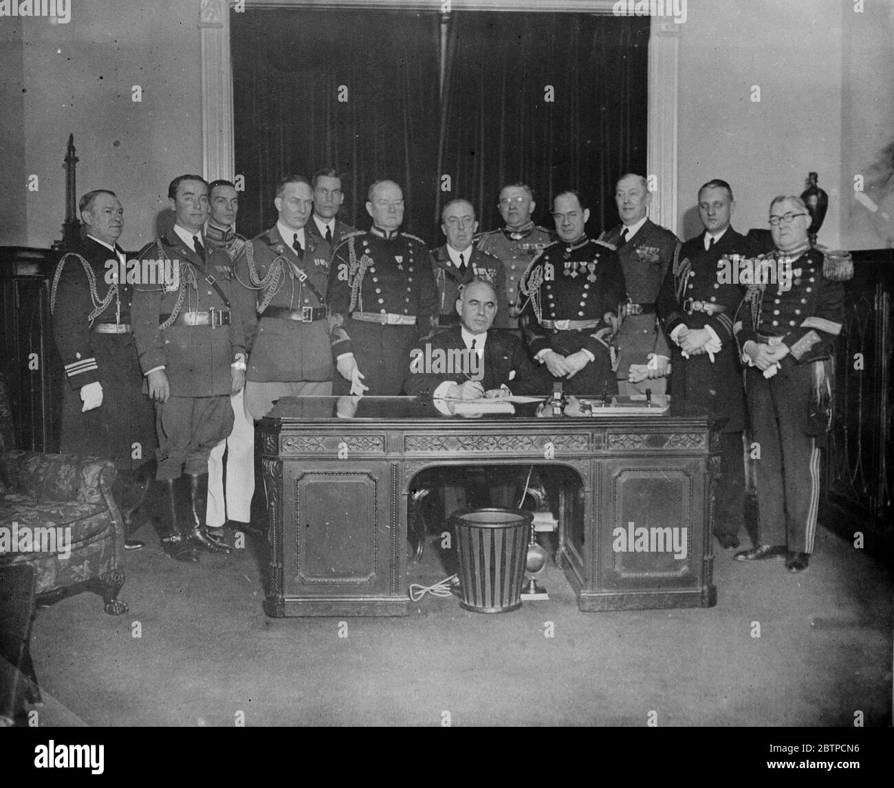The governor of the state of new york Black and White Stock Photos ...