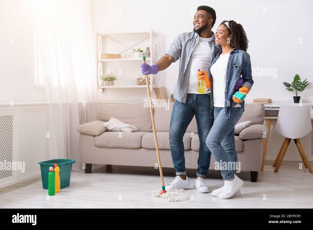 Helping house chores hi-res stock photography and images - Alamy