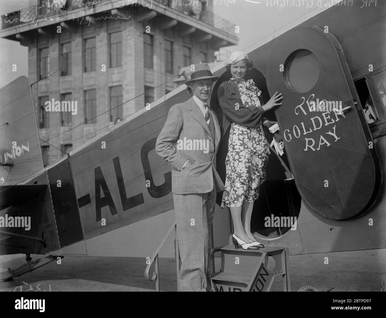 Famous cricketer 's wedding . Miss Marjorie White was married to Mr ...