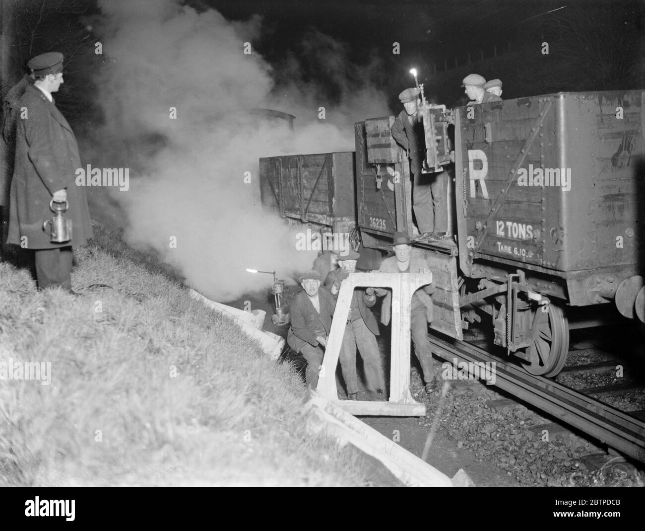 Station r hi-res stock photography and images - Alamy