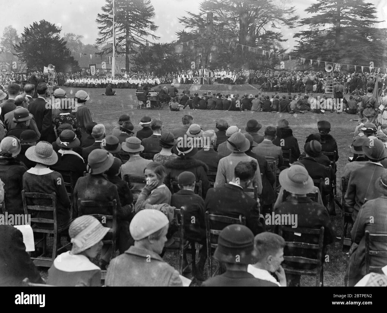 Crowds watching the pageant . 1935 Stock Photo - Alamy