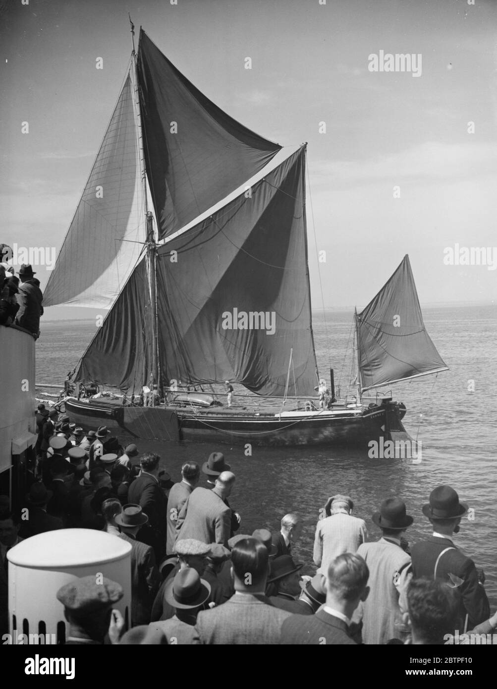 Thames barges racing . The winning barge ' Surrey ' . 1938 Stock Photo ...