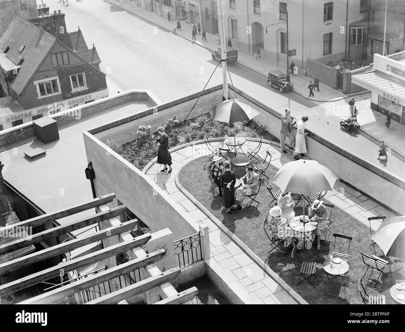 Early twentieth restaurant hi-res stock photography and images - Alamy