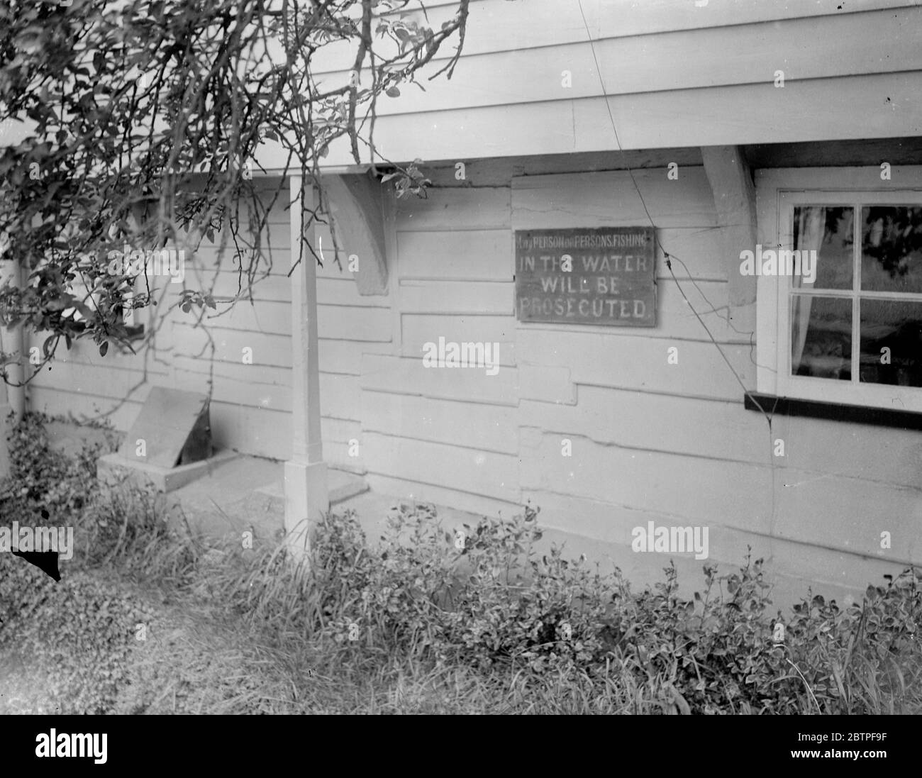 Farningham fishing sign . 1935 Stock Photo - Alamy