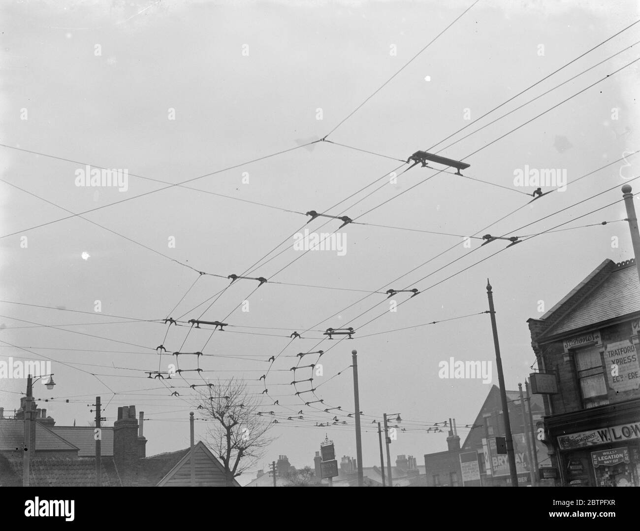 Overhead trolley wires hi-res stock photography and images - Alamy