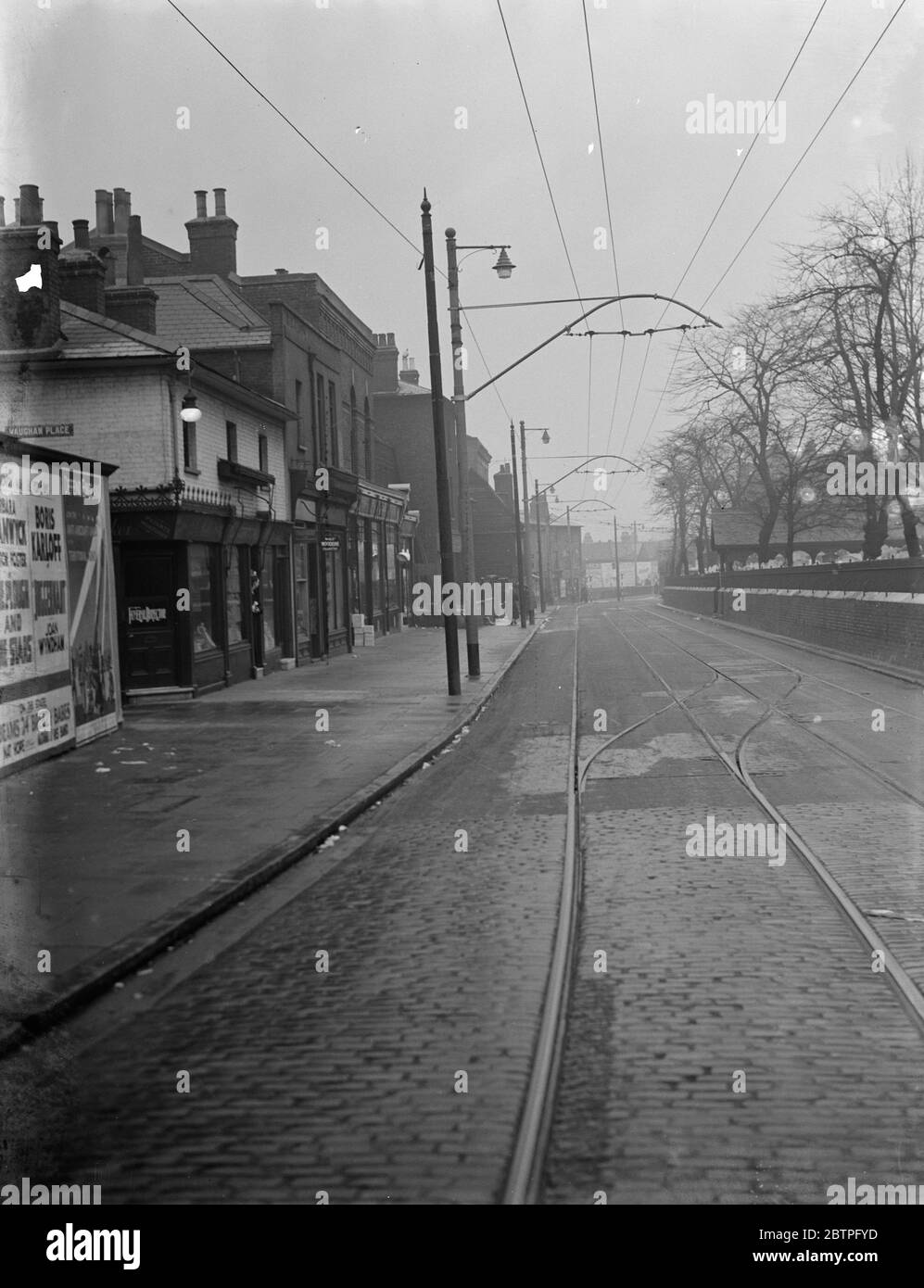 Overhead tram wires hi-res stock photography and images - Alamy