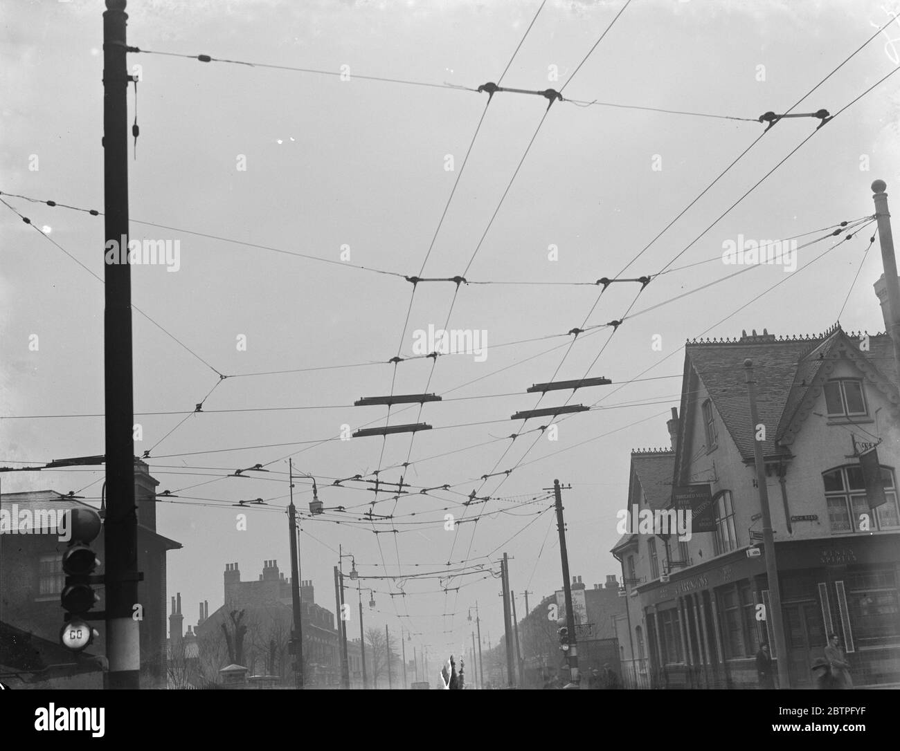 Overhead trolley wires hi-res stock photography and images - Alamy