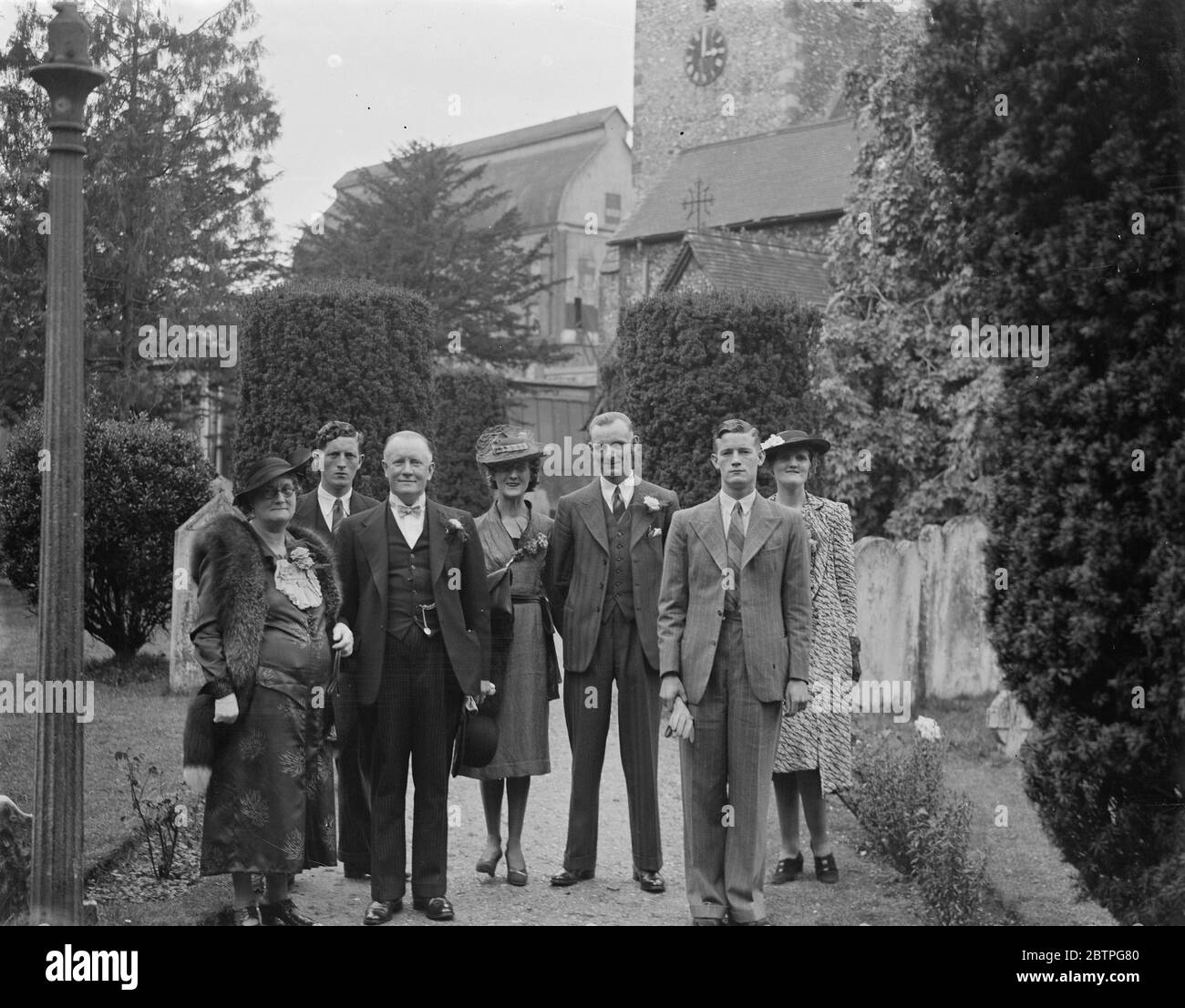 The Pearce wedding . The family group . 1939 Stock Photo - Alamy