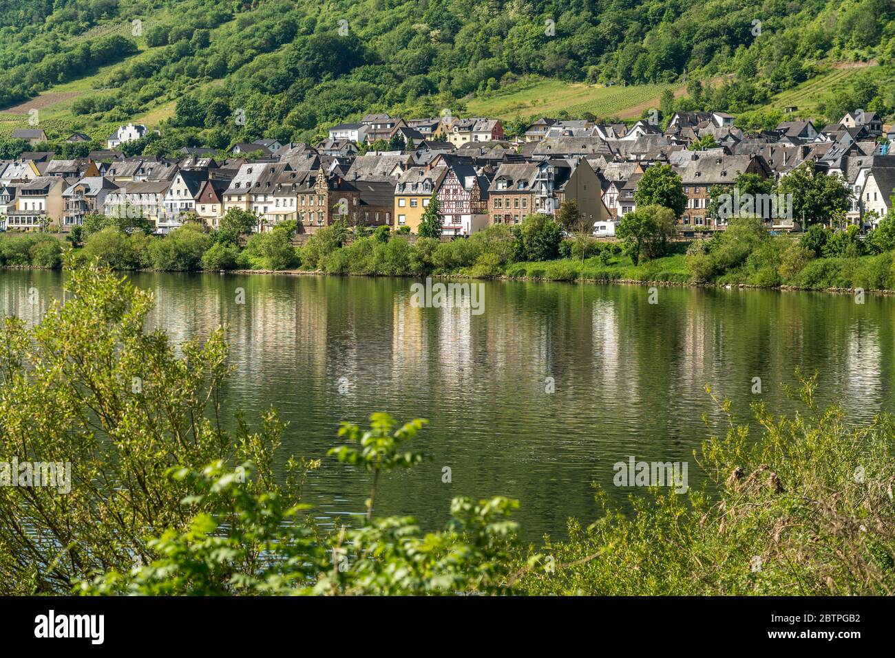 Weinort Bremm an der Mosel, Rheinland-Pfalz, Deutschland | Wine village ...