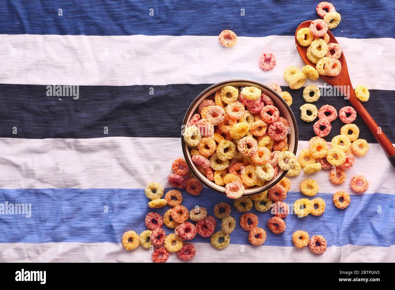 Ring cereal flakes hi-res stock photography and images - Alamy