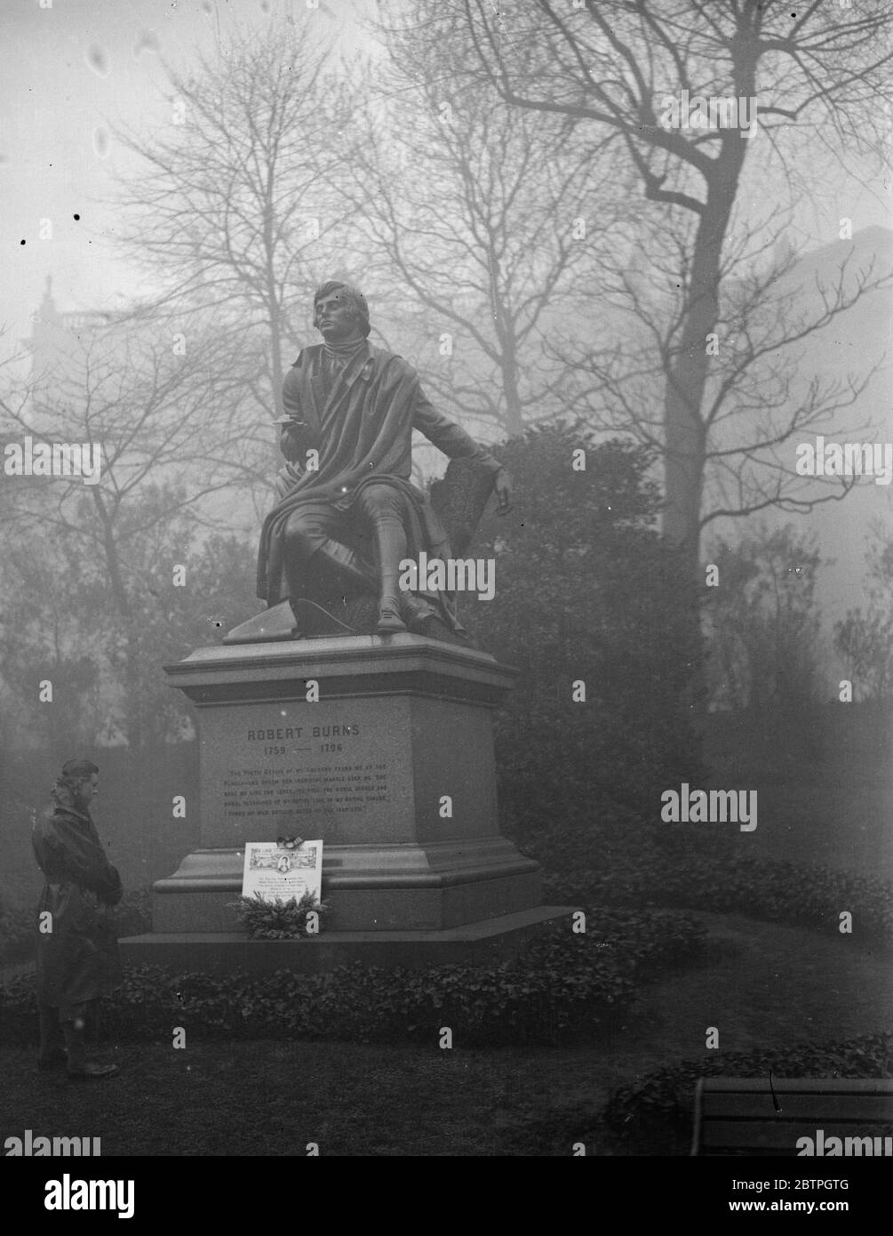 Burns honoured in London . A wreath was laid on the Burns statue in the ...